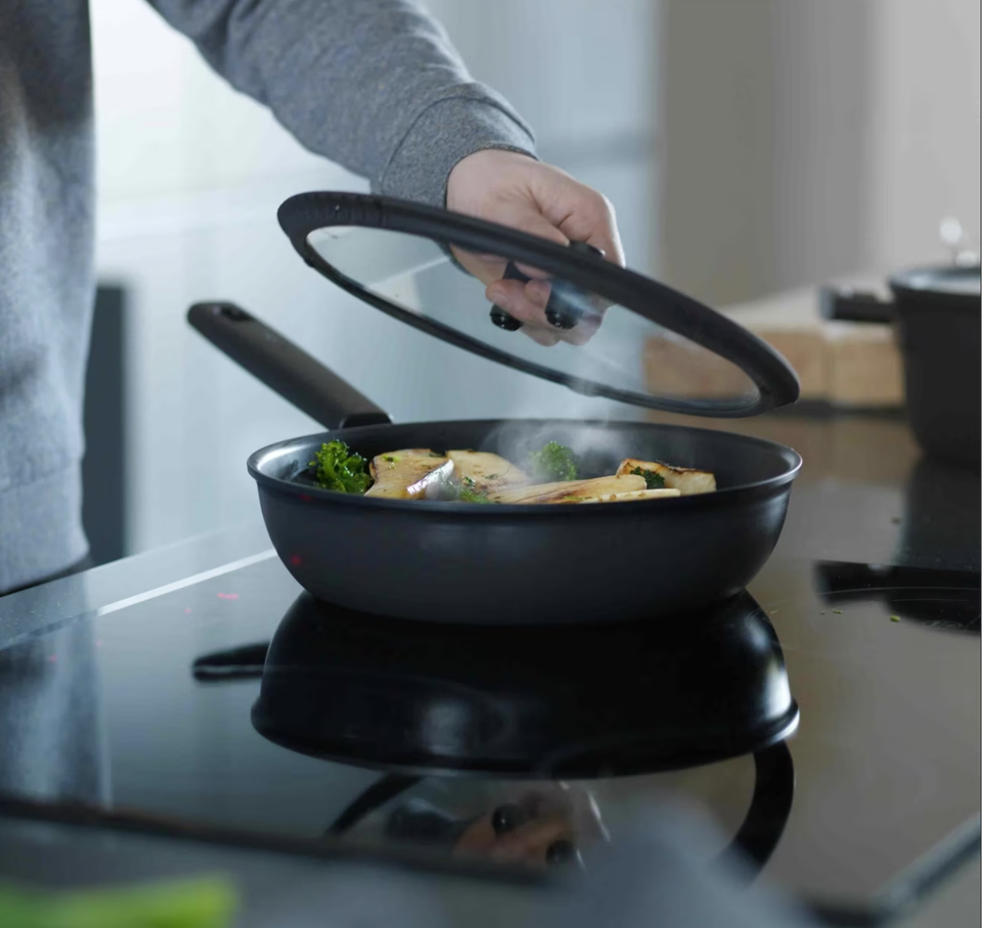 Fiskars Hard Face traktörpanna 28 cm/3,5 L | NetOnNet