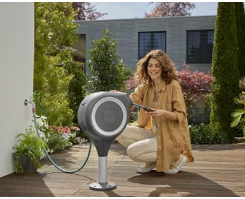 Gardena Slangbox Altan RollUp M (20m) Vit | NetOnNet