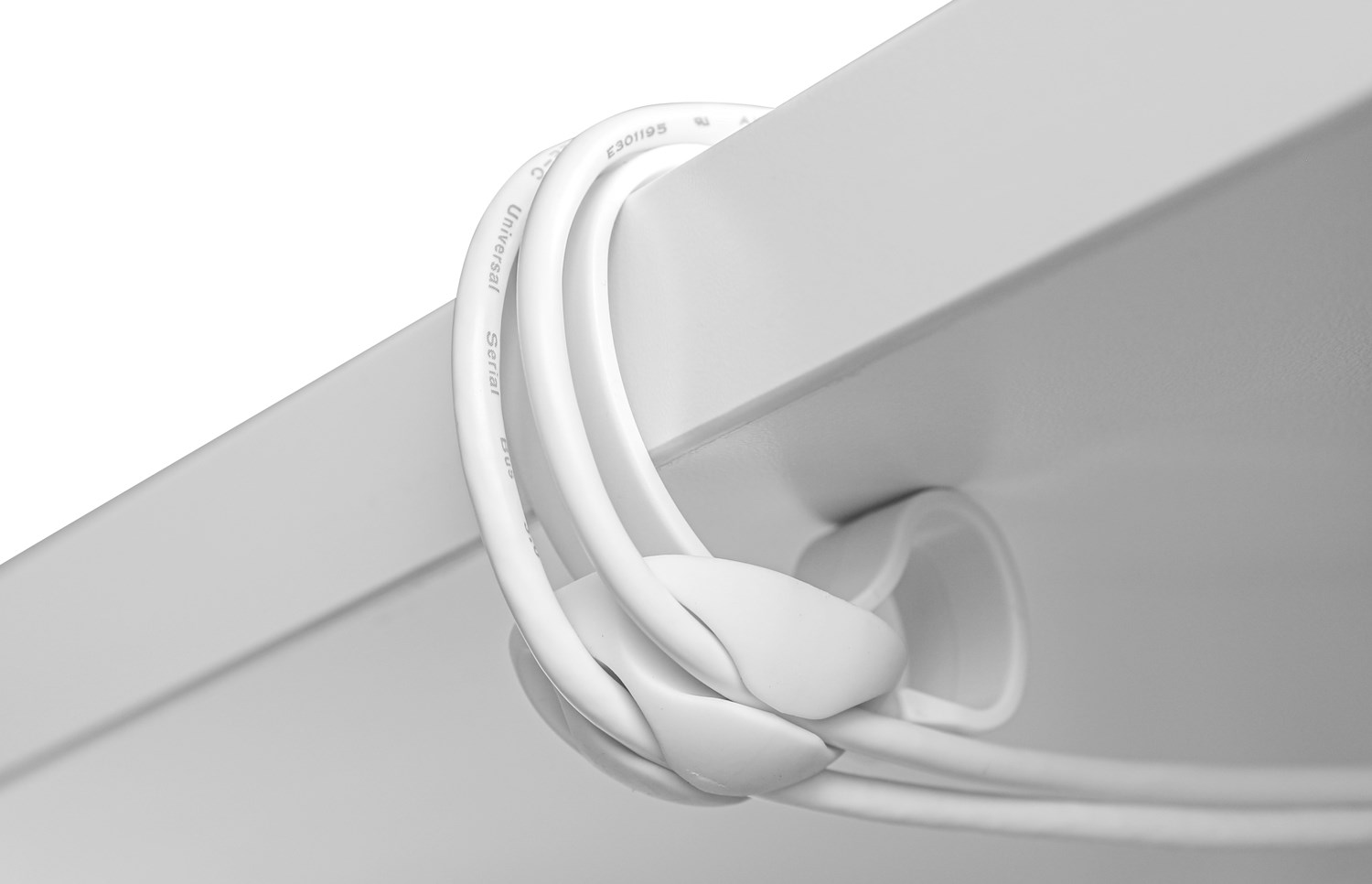 Andersson Cable table drop medium White | NetOnNet